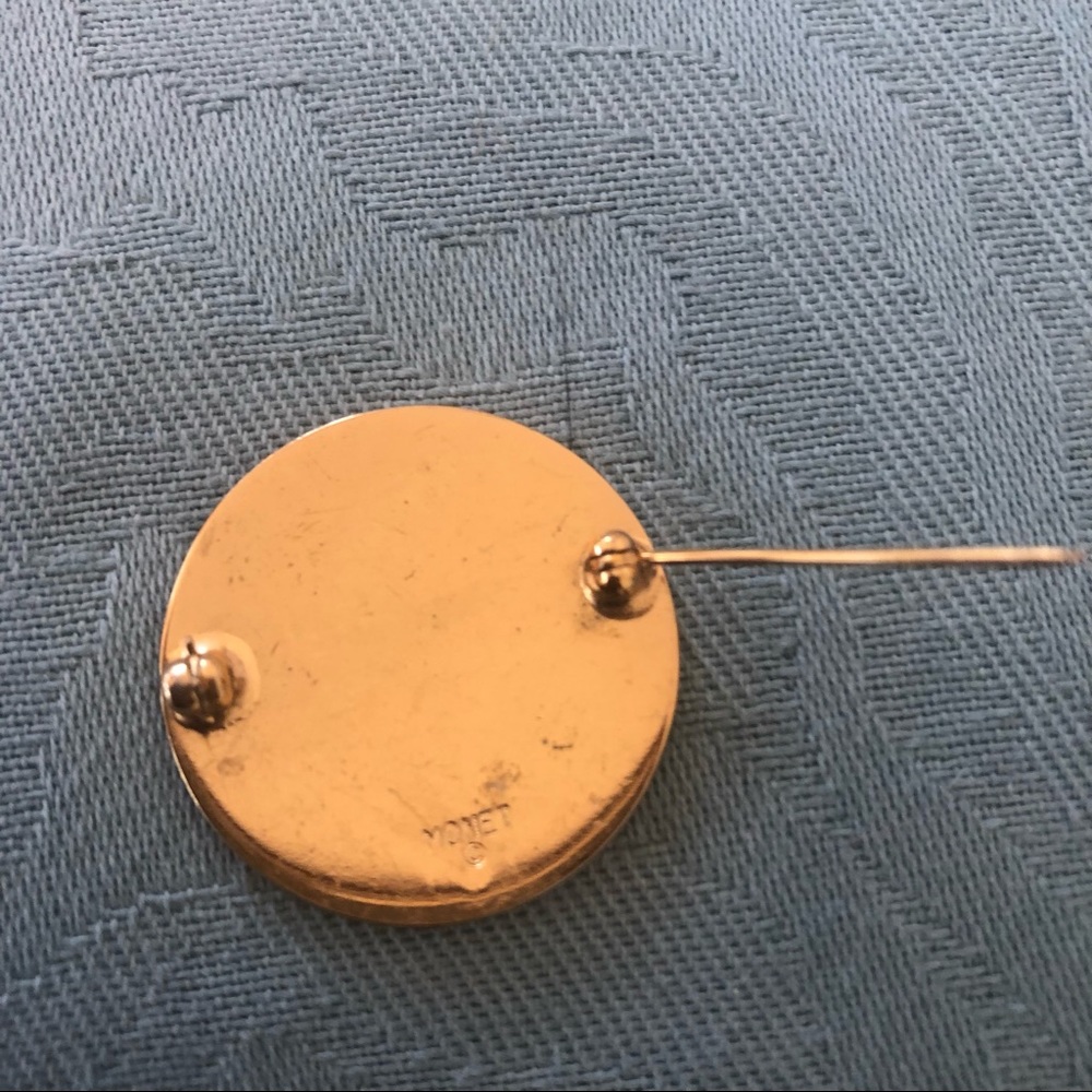 Vintage Gold Toned Monet Pin - Gem